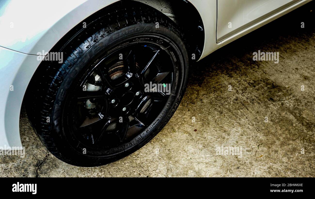 Car tyre texture hi-res stock photography and images - Alamy