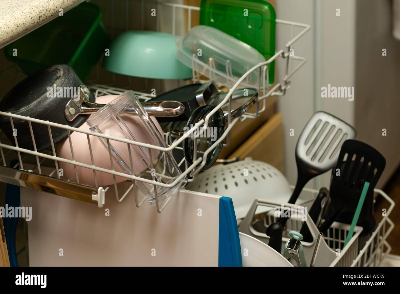 Plastic dish rack hi-res stock photography and images - Alamy