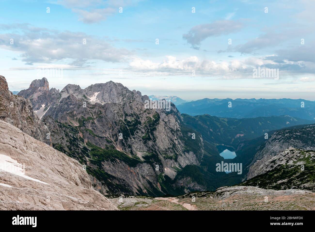 Hiking trail from simonyhuette to adamekhuette hi-res stock photography ...