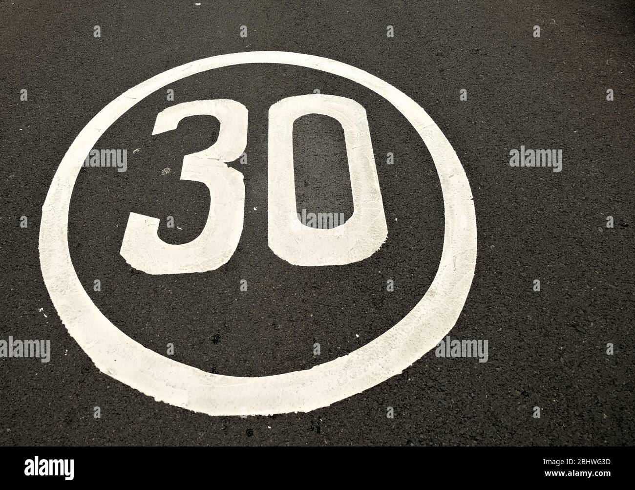 30 road sign hi-res stock photography and images - Alamy