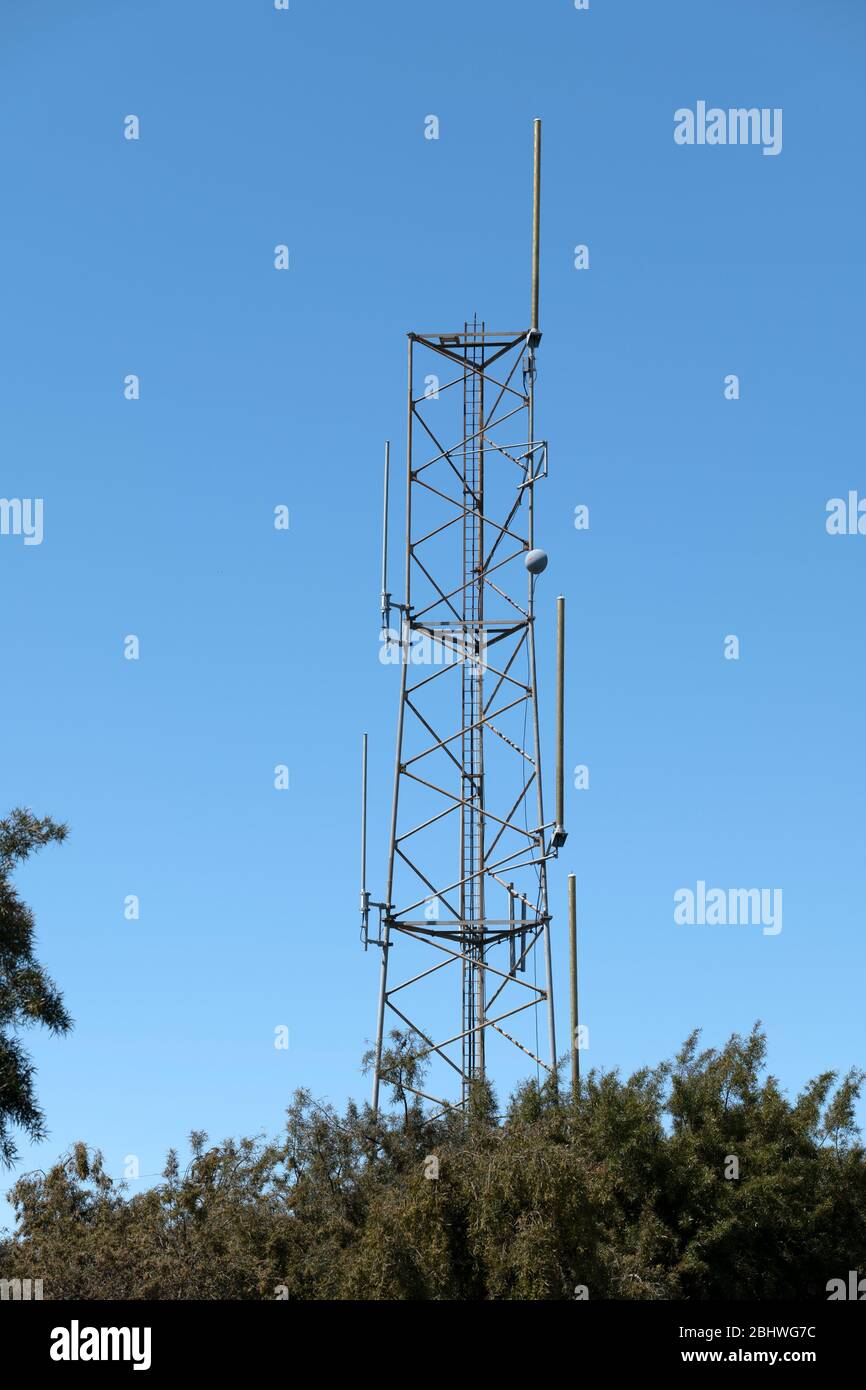 Communications tower on a hill hi-res stock photography and images - Alamy