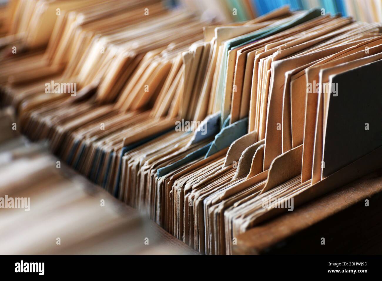 Ancient card catalog hi-res stock photography and images - Alamy