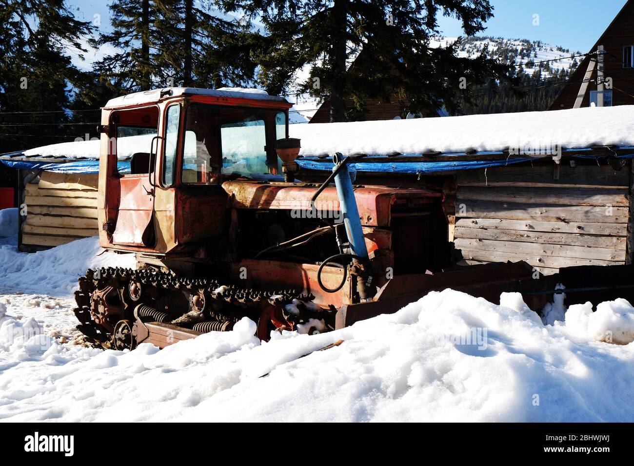 Broken tractor hi-res stock photography and images - Alamy