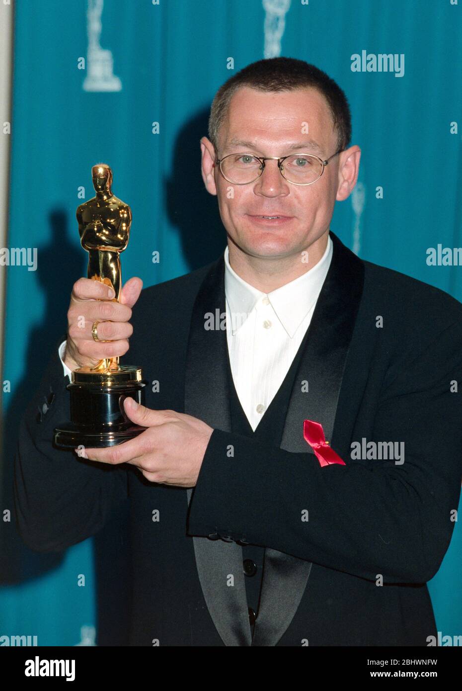 LOS ANGELES, CA. c.1994: Cinematographer Janusz Kaminski. File photo ...