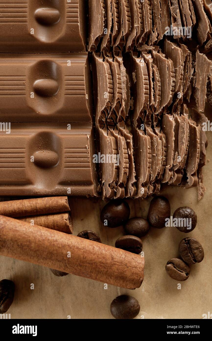 Chopped chocolate on parchment, closeup Stock Photo - Alamy