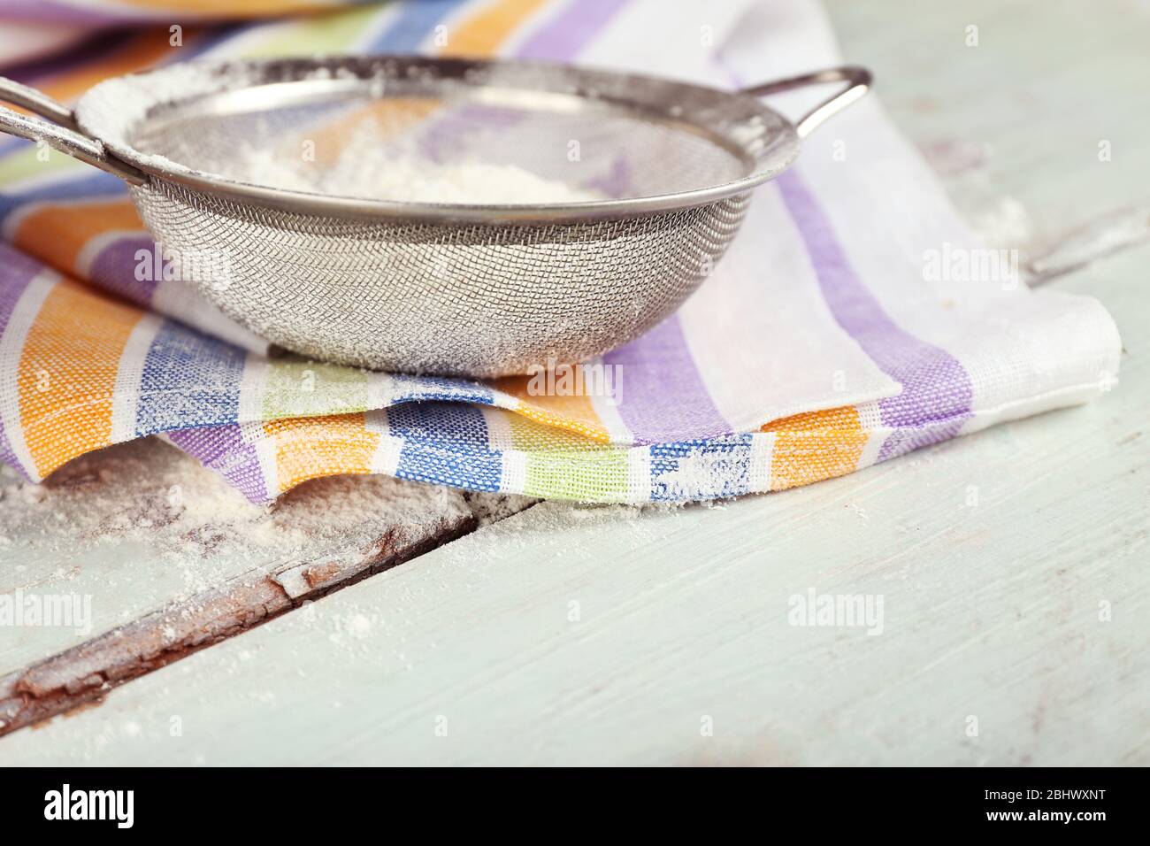 Stripped table cloth hi-res stock photography and images - Alamy