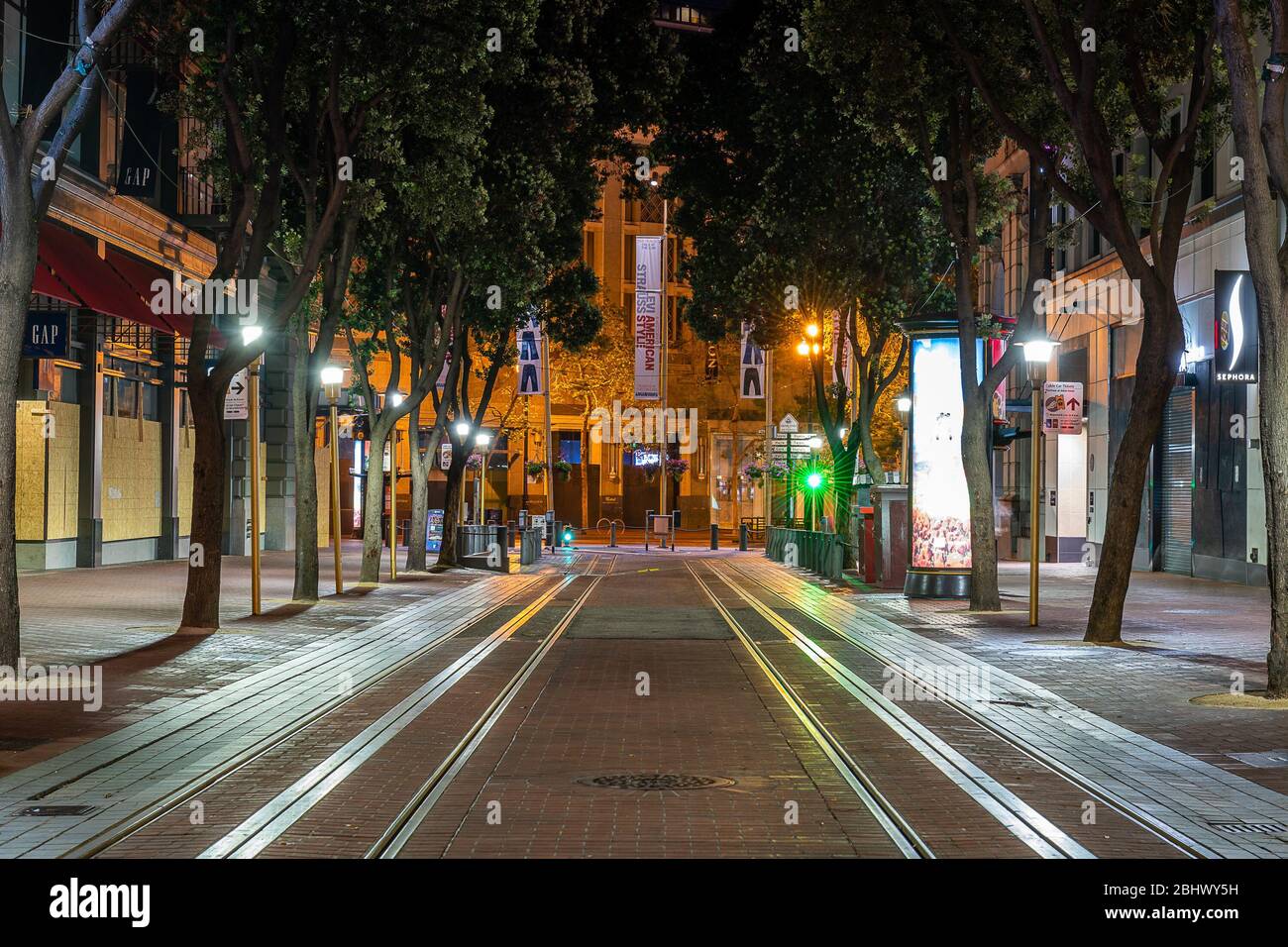 Car turnaround area hi-res stock photography and images - Alamy
