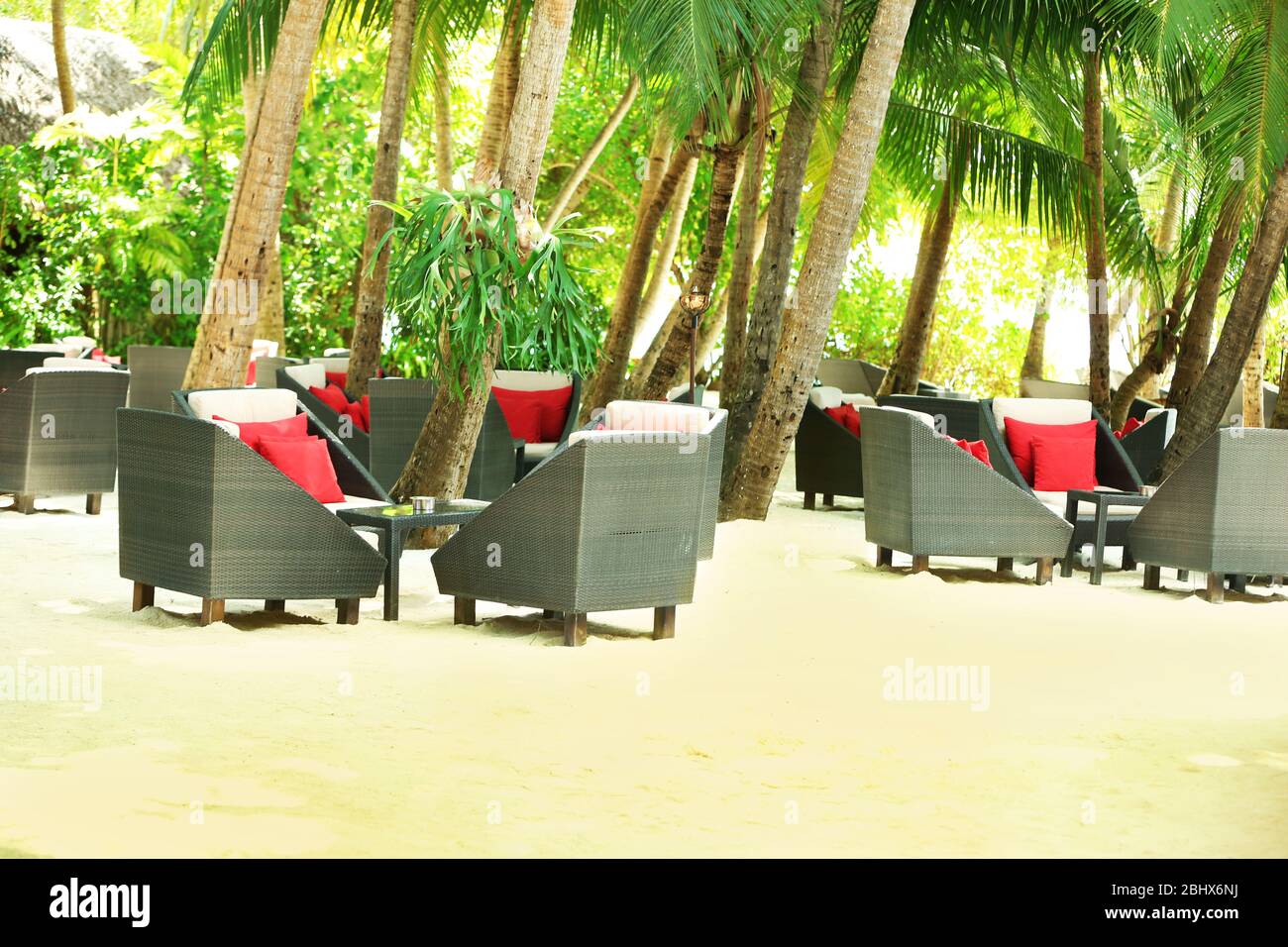 Restaurant platform hi-res stock photography and images - Alamy