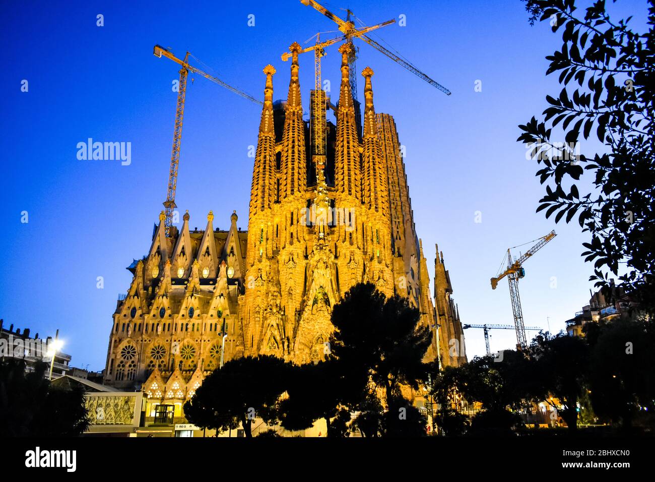Visit sagrada familia hi-res stock photography and images - Alamy