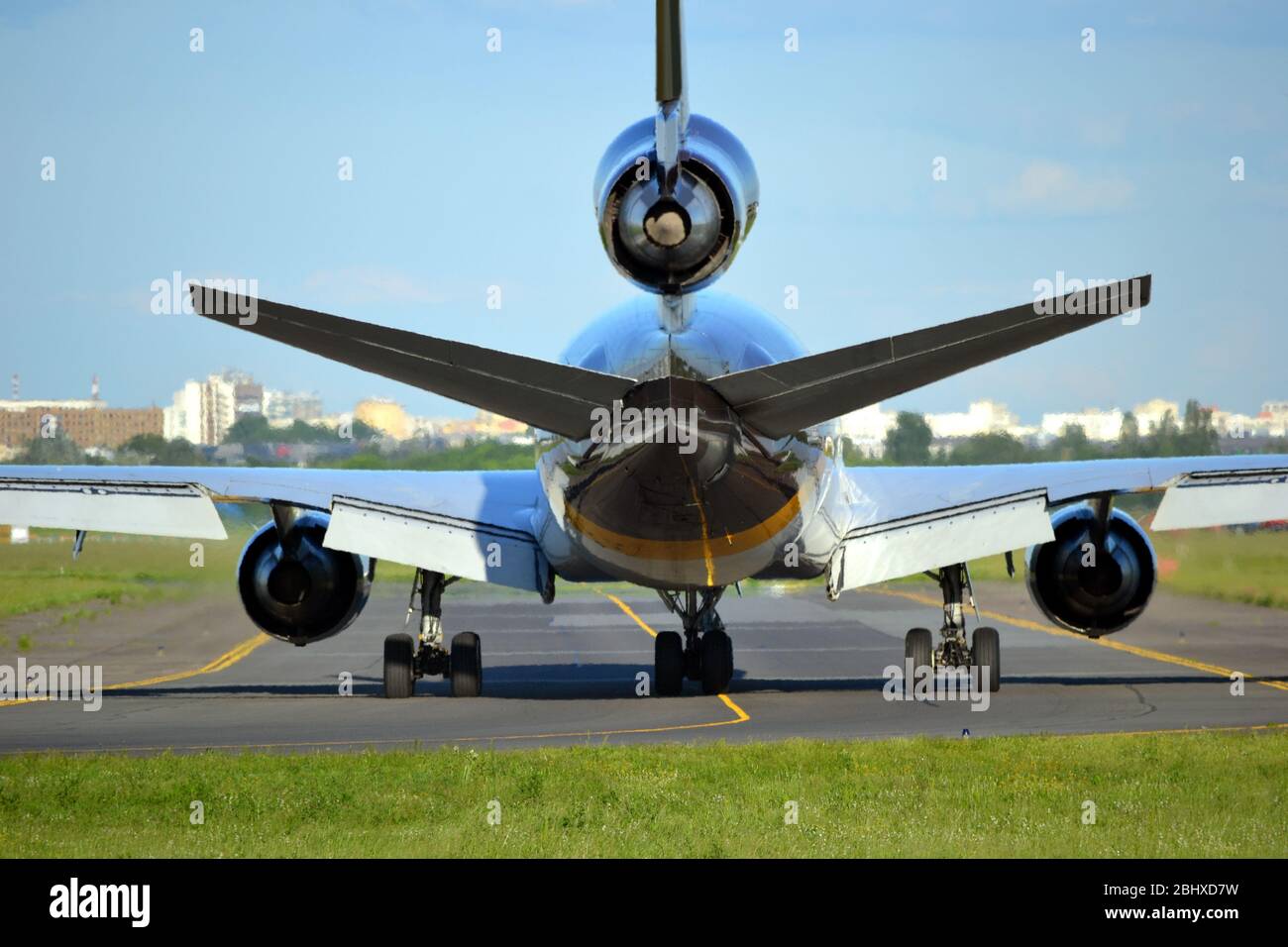 Back view jet engine hi-res stock photography and images - Alamy