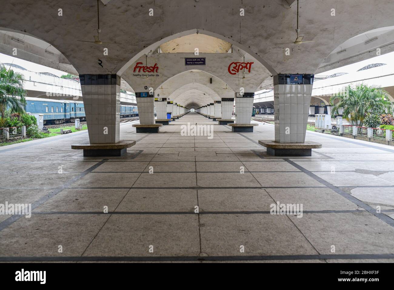 Dhaka, Bangladesh. 27th Apr, 2020. Kamalapur railway station is seen ...