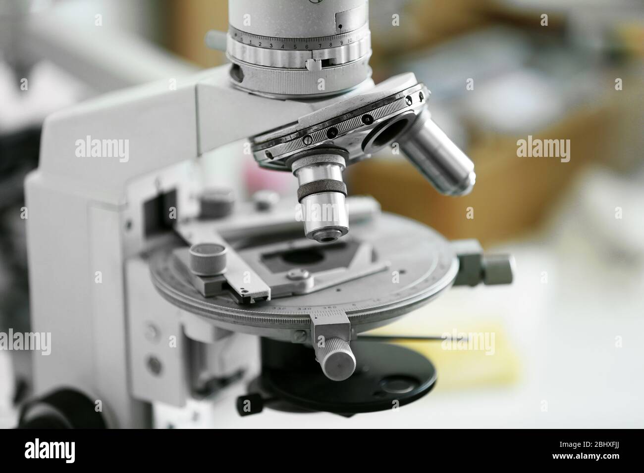 Scientific microscope lens close-up in laboratory Stock Photo - Alamy
