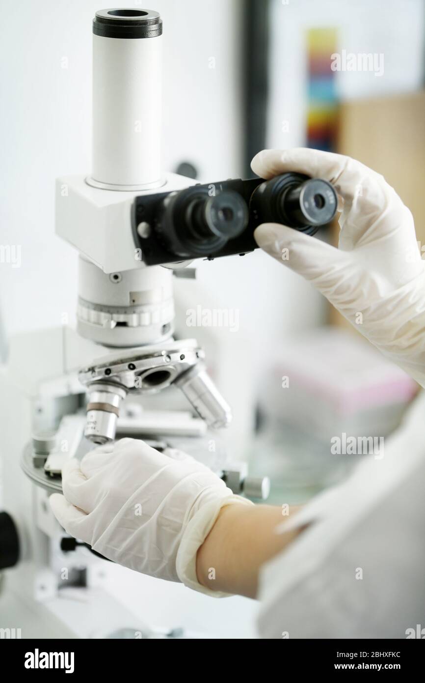 Scientific microscope lens close-up in laboratory Stock Photo - Alamy