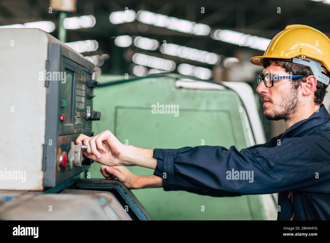 Automatic operator hi-res stock photography and images - Alamy