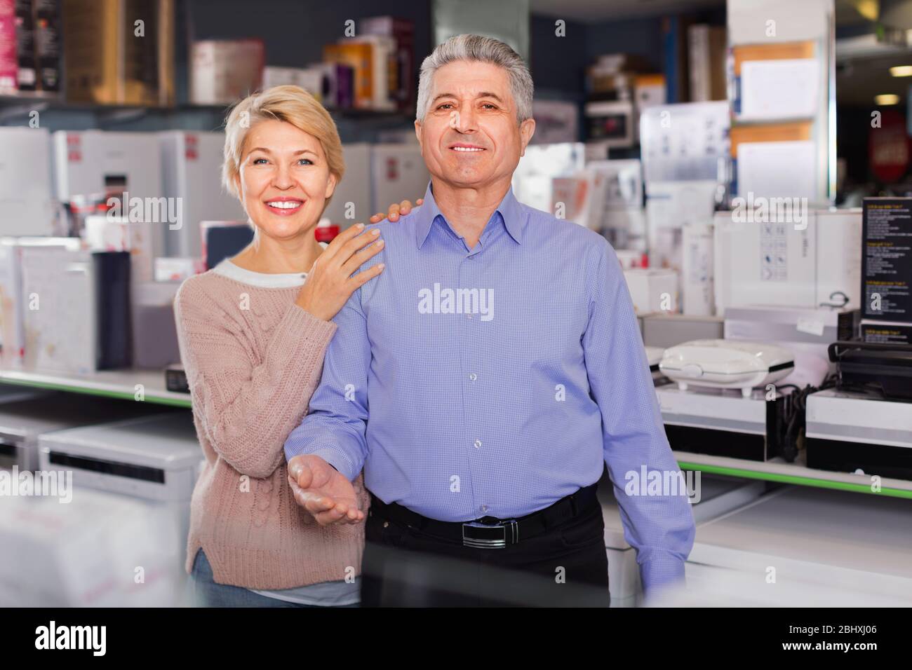 Married couple visits family hi-res stock photography and images - Alamy