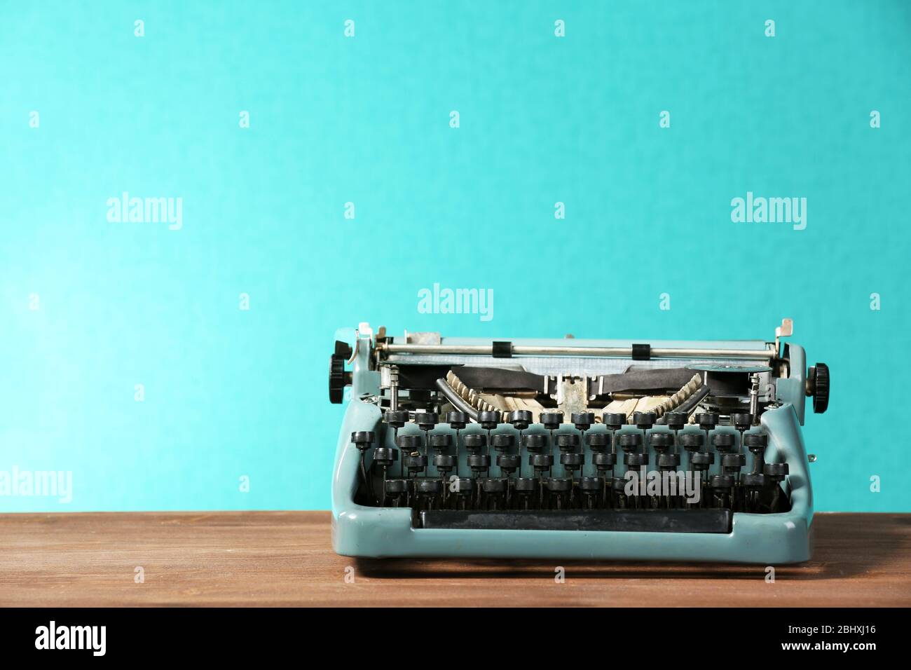 Vintage turquoise typewriter hi-res stock photography and images - Alamy