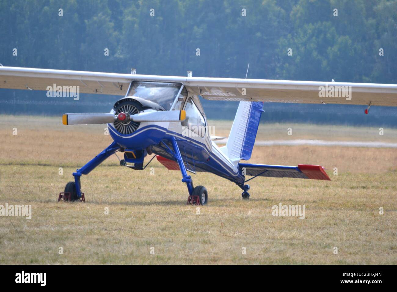 Passenger plane small hi-res stock photography and images - Alamy