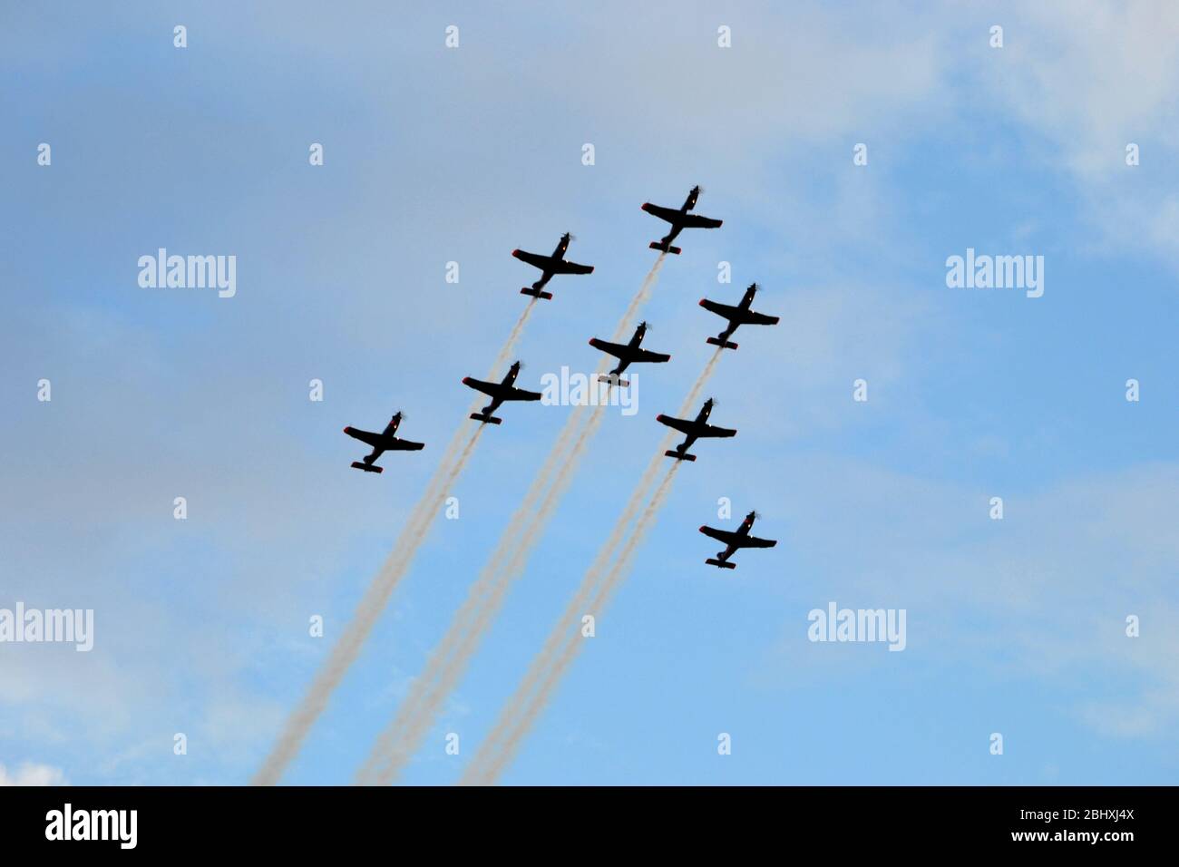 Teamwork plane hi-res stock photography and images - Alamy