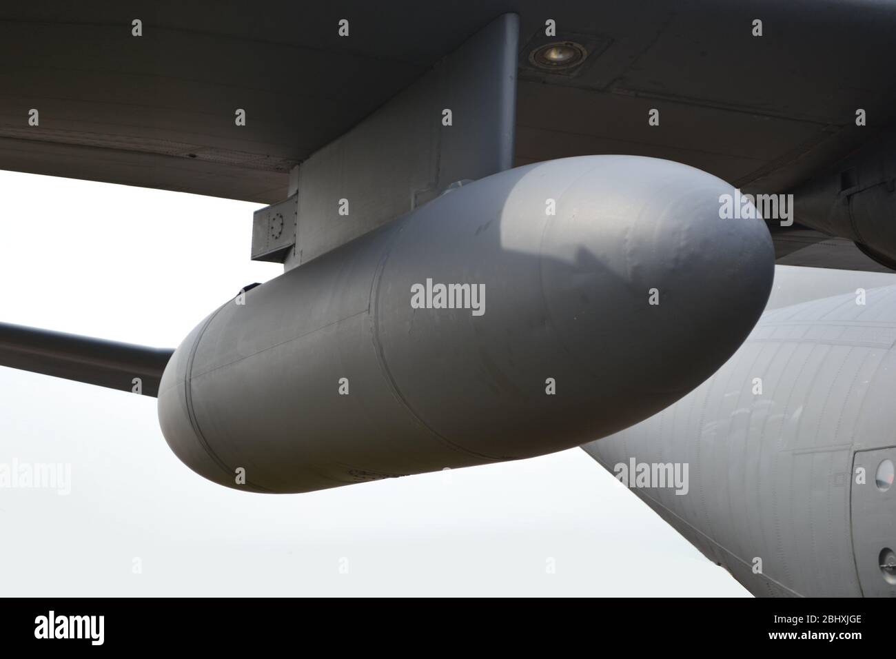 Heavy drop bomb hi-res stock photography and images - Alamy