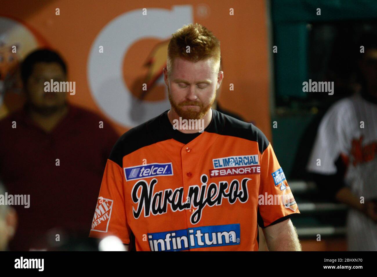 Barry Enright pitcher abridor por naranjeros hace un lamento al dejar ...