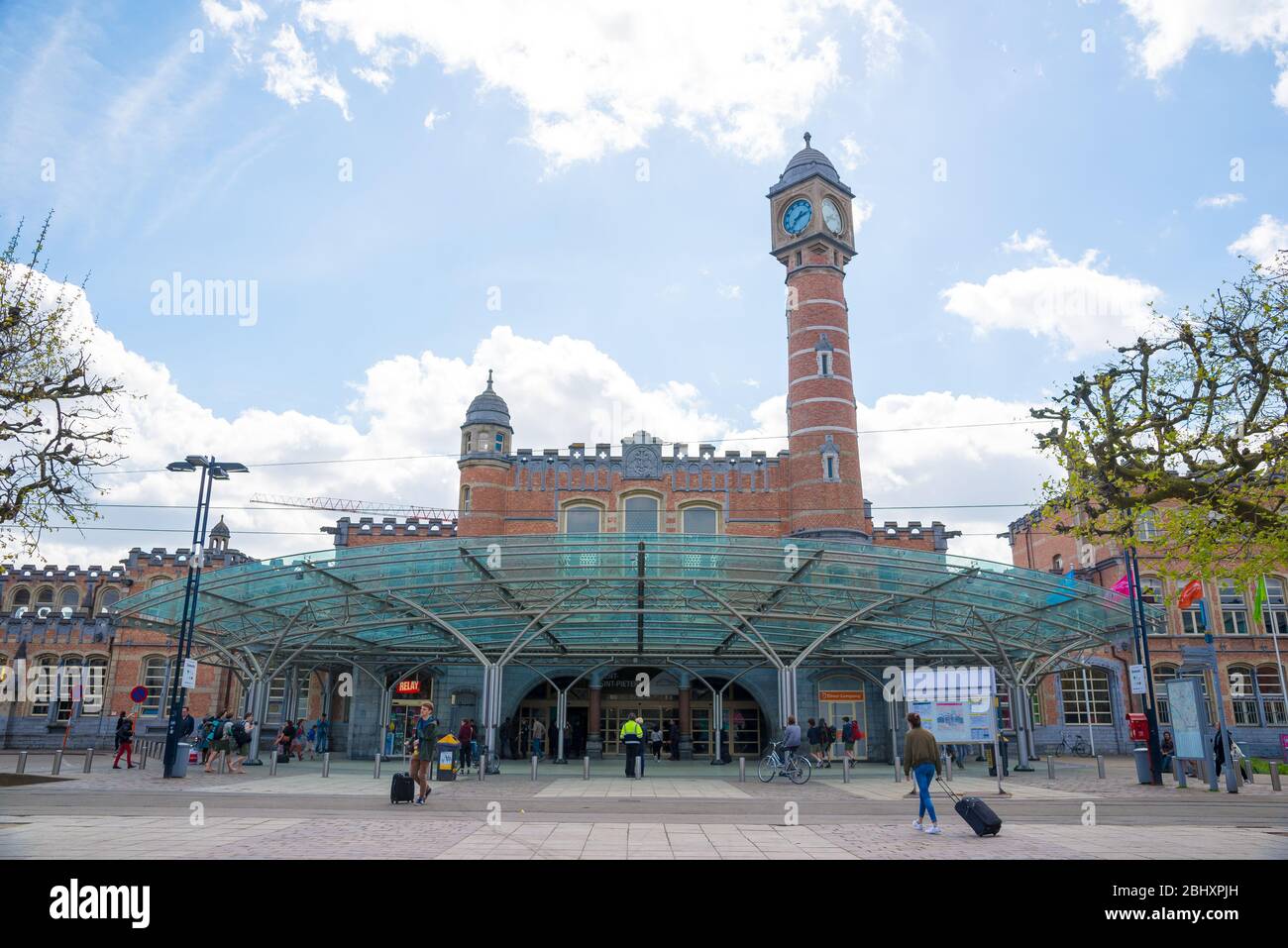 Ghent sint pieters railway station hi-res stock photography and images ...
