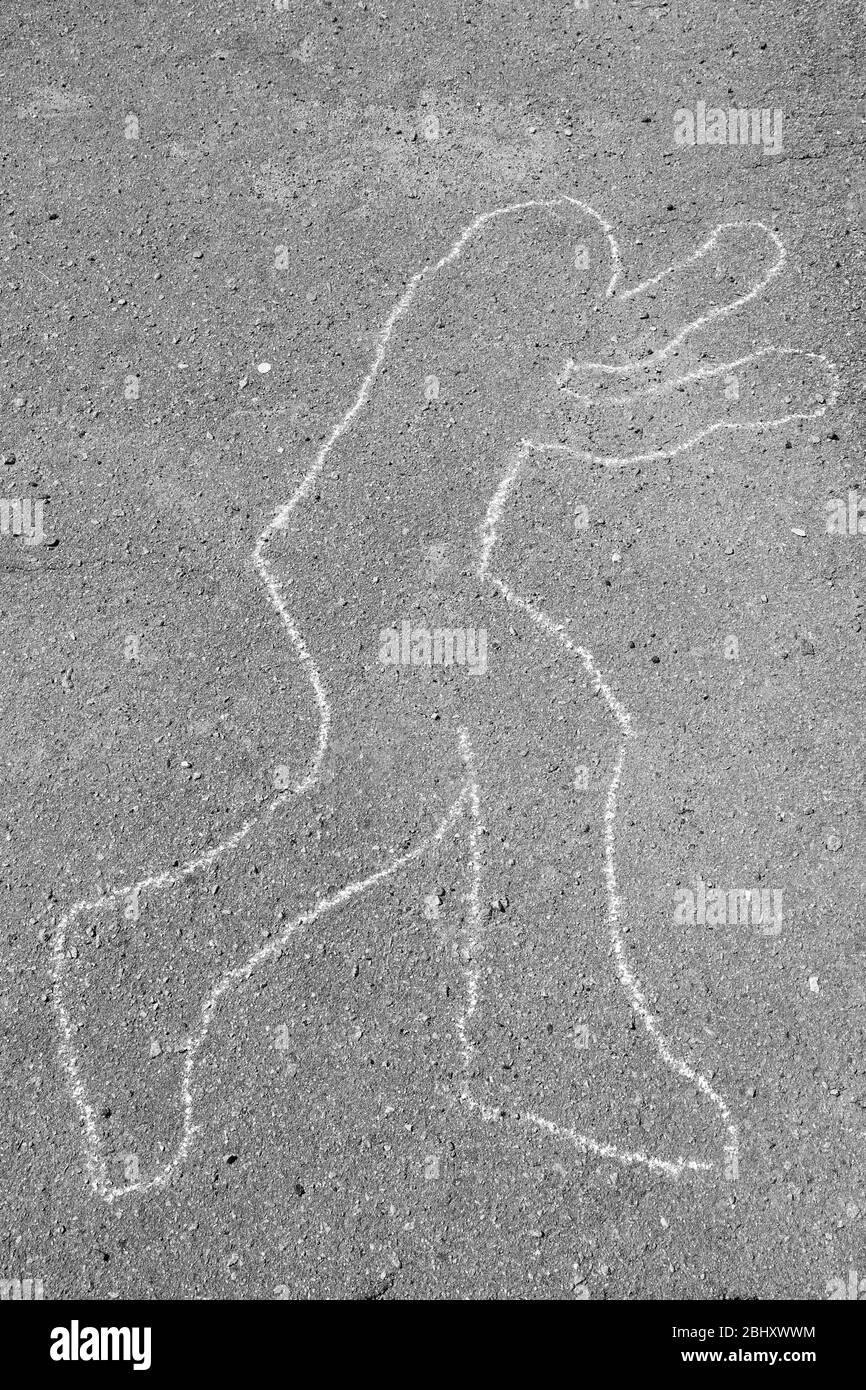 Chalk outline of body dead on pavement Stock Photo - Alamy