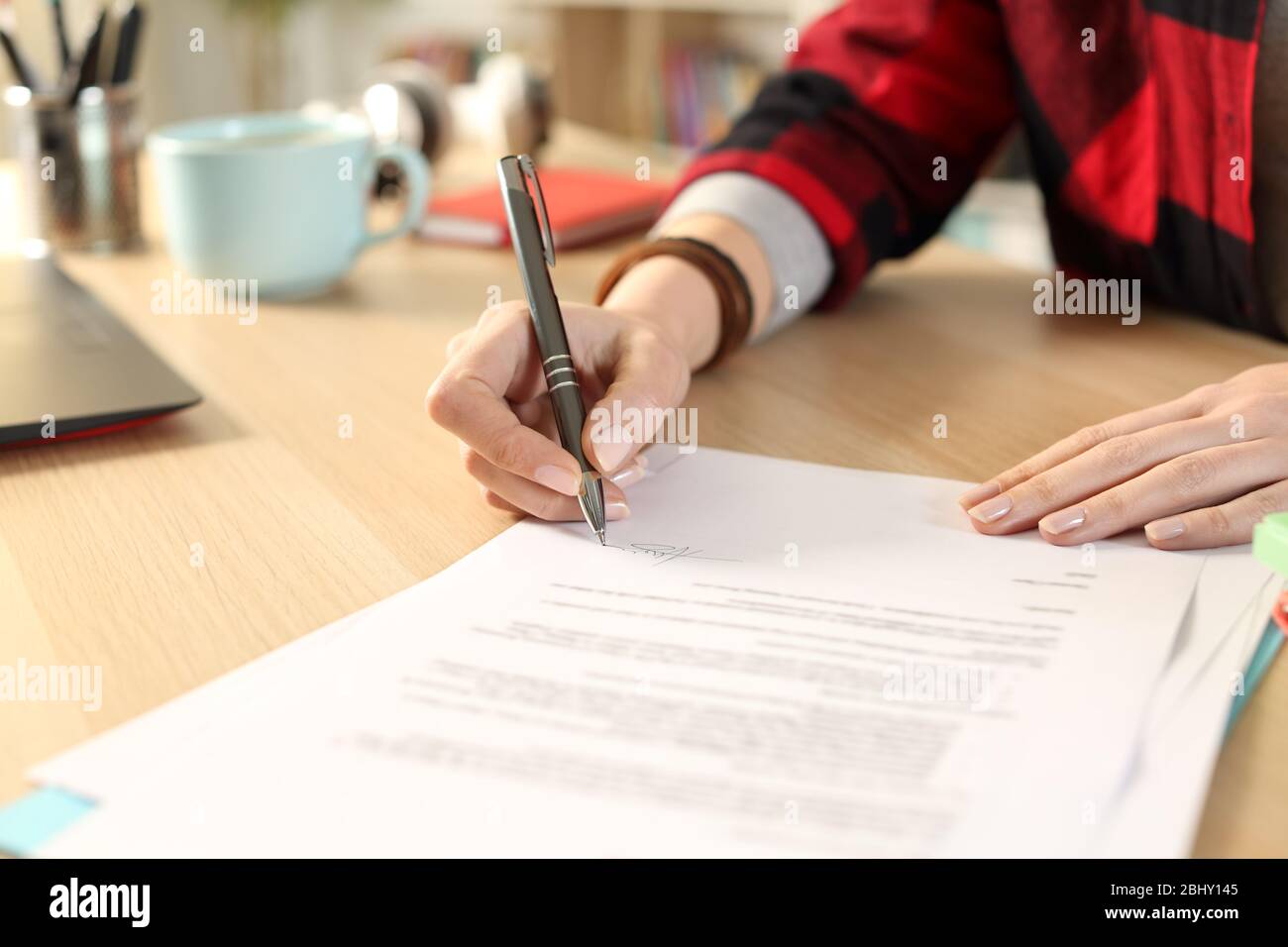 Employment Contract High Resolution Stock Photography and Images - Alamy