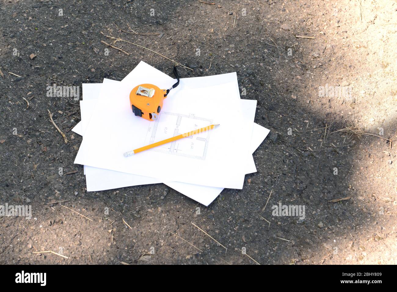 Drawings on the asphalt hi-res stock photography and images - Alamy