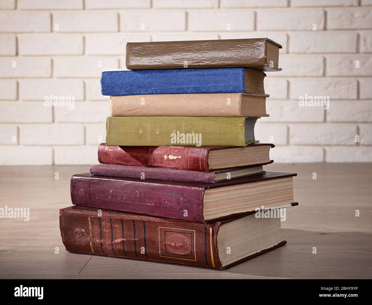 Old Books Pile Floor High Resolution Stock Photography and Images - Alamy