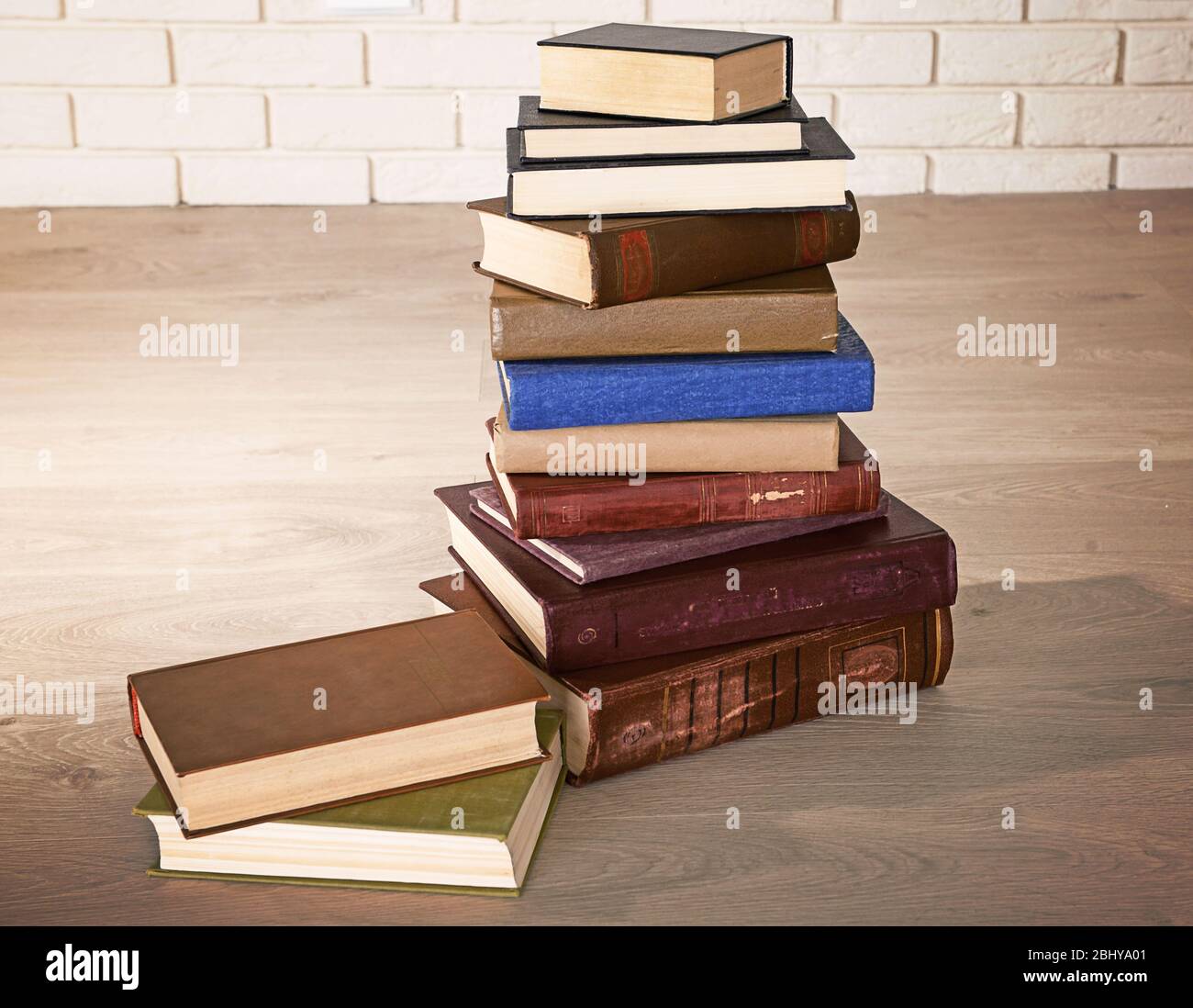 Old books pile floor hi-res stock photography and images - Alamy