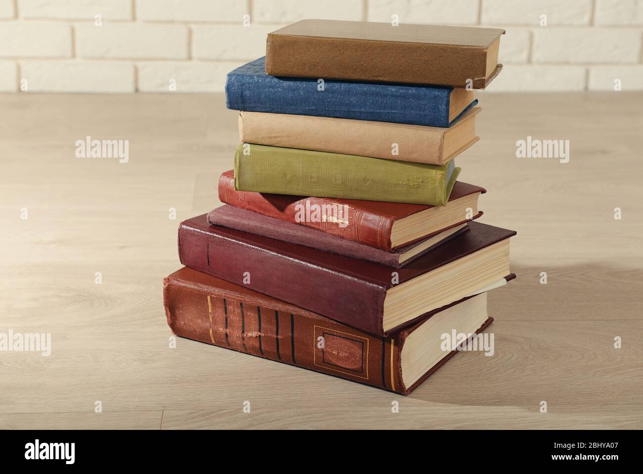 Old books pile floor hi-res stock photography and images - Alamy