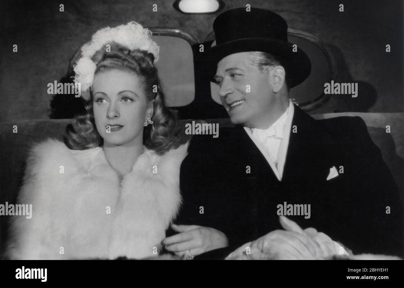 Cinema france man woman car hi-res stock photography and images - Alamy