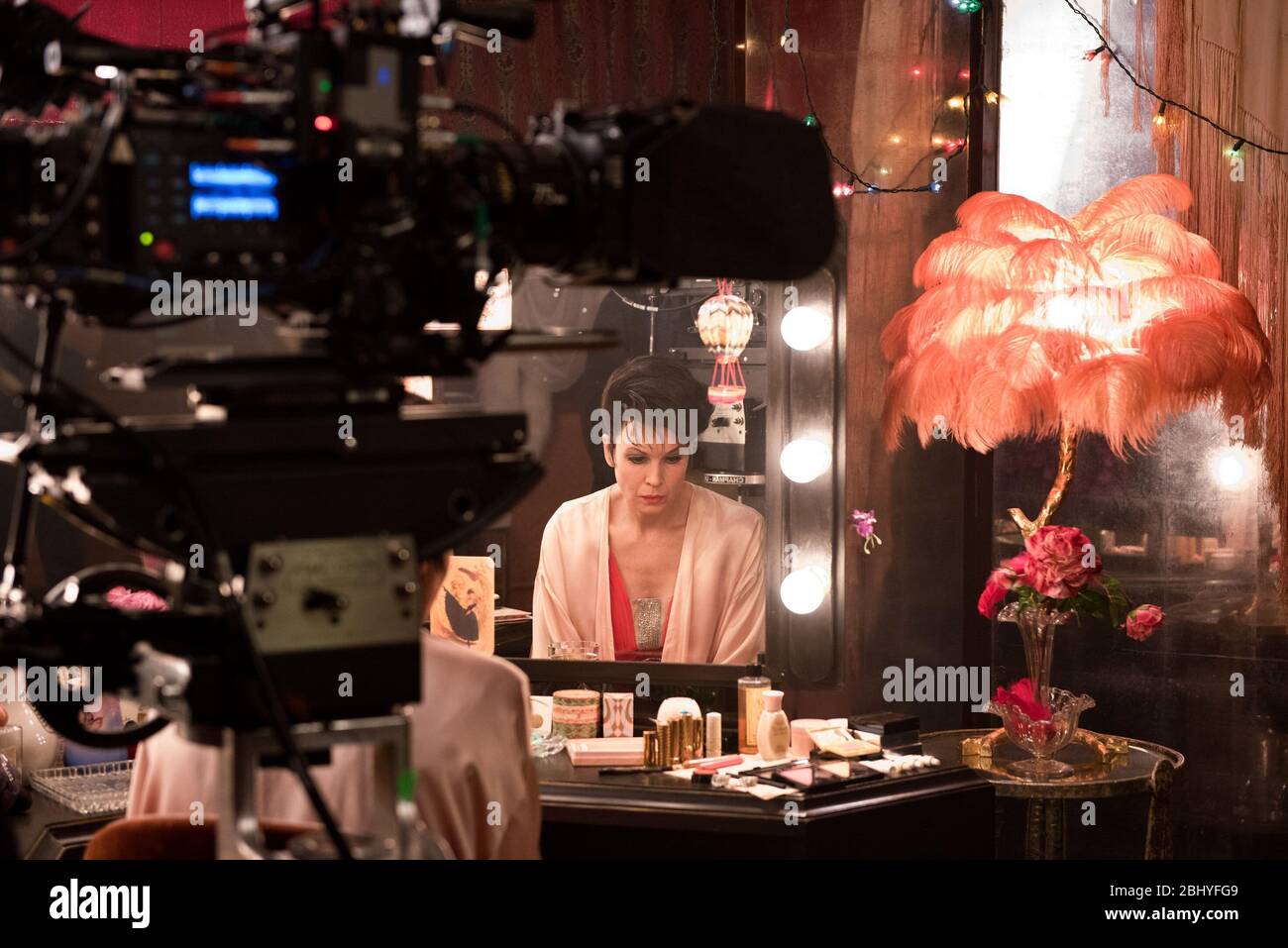 Judy Year: 2019 USA Director: Rupert Goold Renee Zellweger Shooting ...