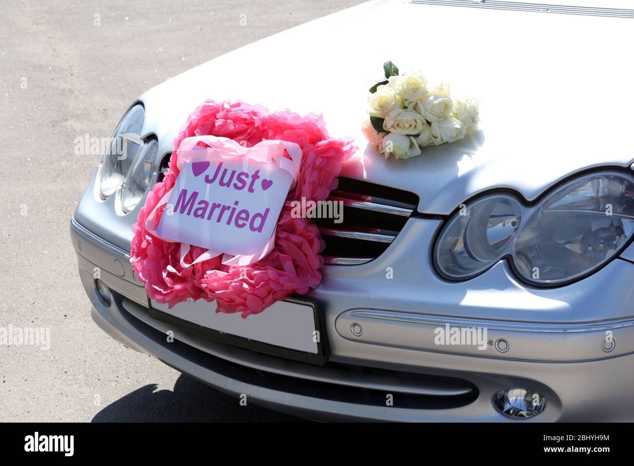 Gray wedding cabriolet, outdoors Stock Photo - Alamy