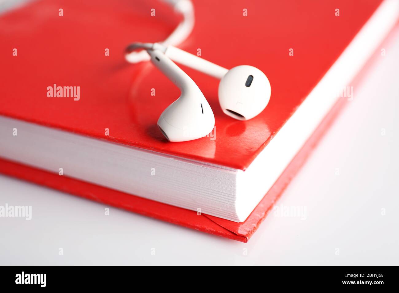 Earphones on ears hi-res stock photography and images - Alamy
