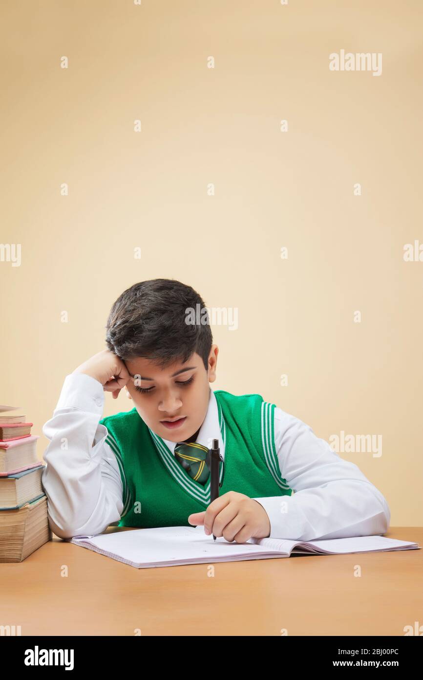 Student head on table classroom hi-res stock photography and images - Alamy