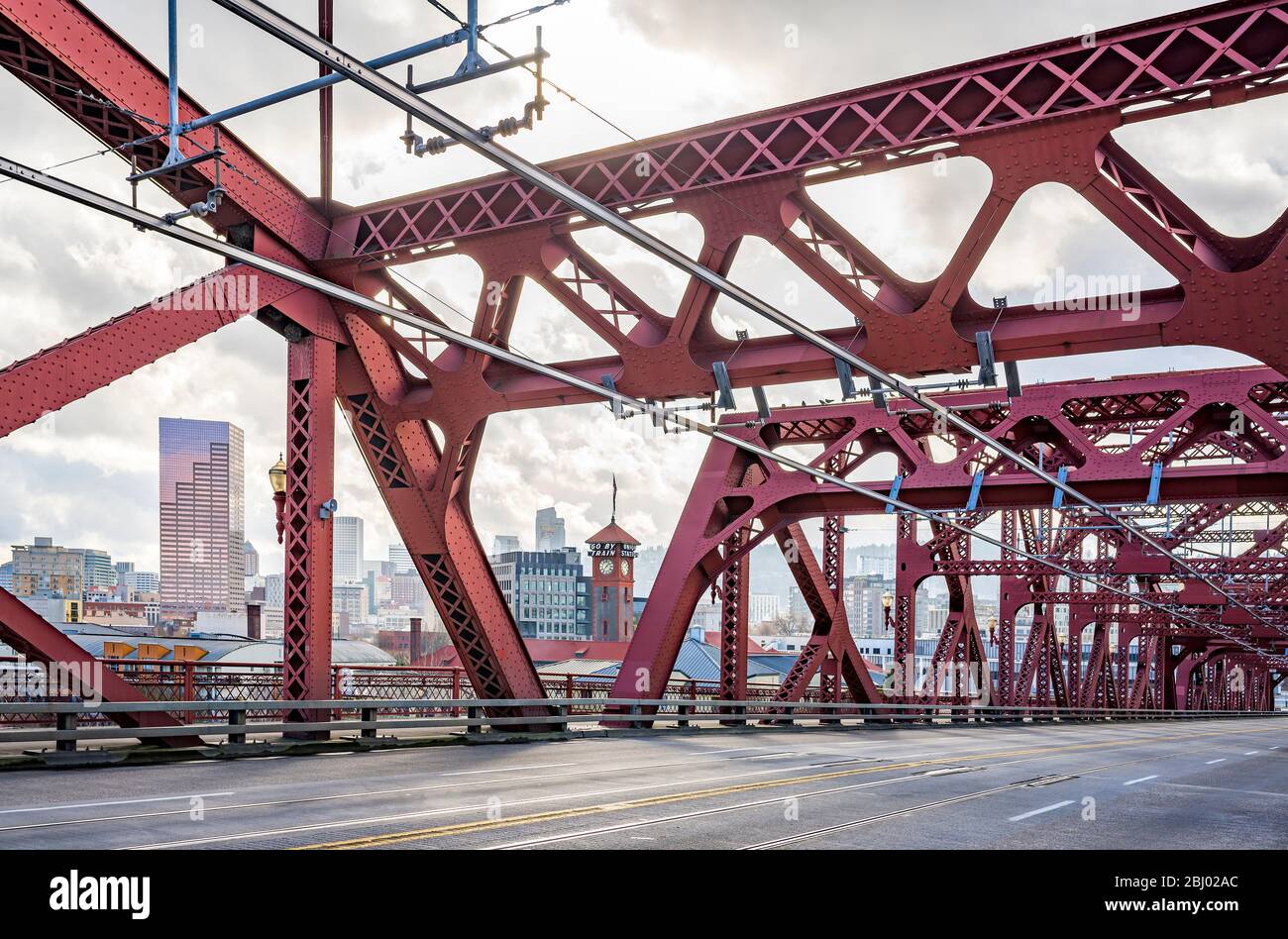Drawbridge transport and pedestrian Broadway bridge over the Willamette ...