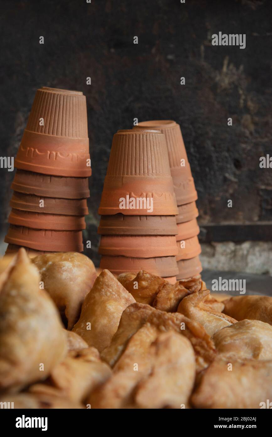 Samosas stall hi-res stock photography and images - Alamy