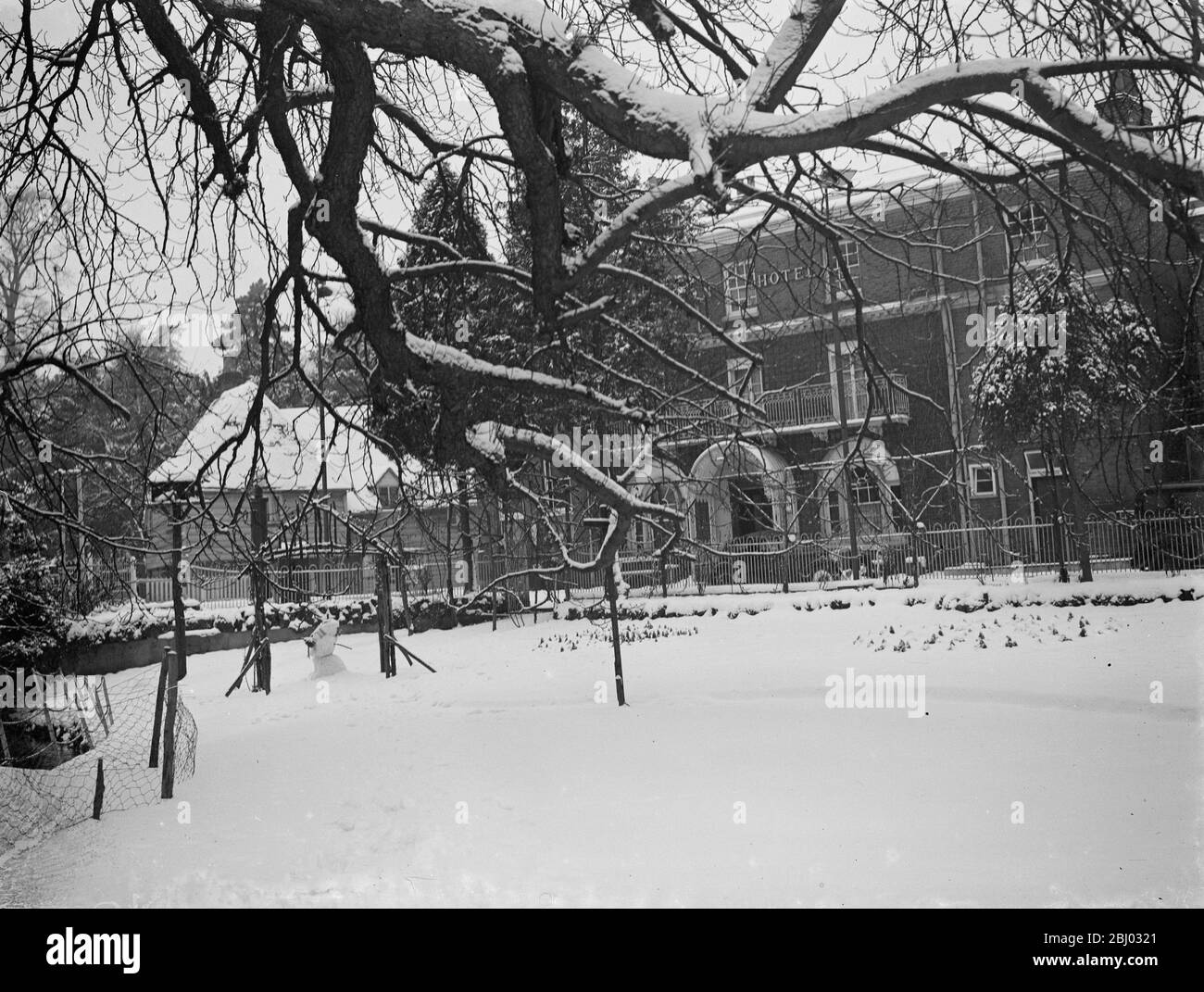 The Lion pub in Farningham , Kent . - 1938 Stock Photo - Alamy