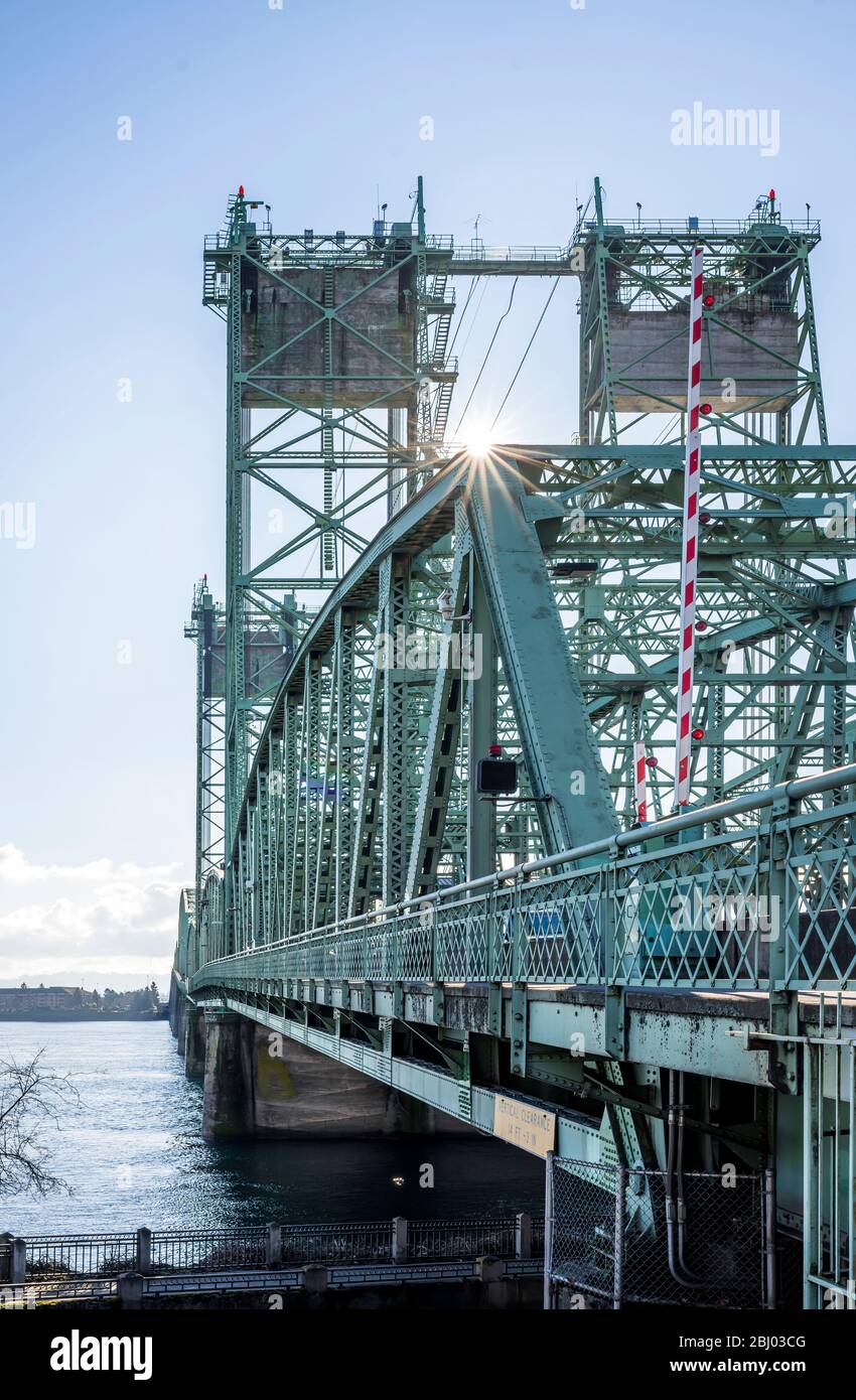 Steel section arched bridge hi-res stock photography and images - Alamy
