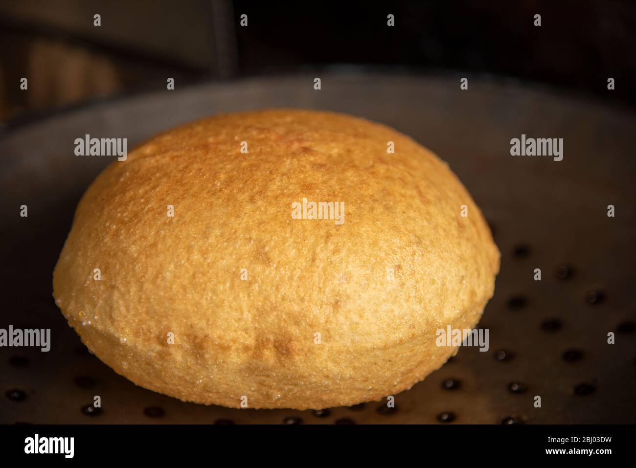Puri bread hi-res stock photography and images - Alamy