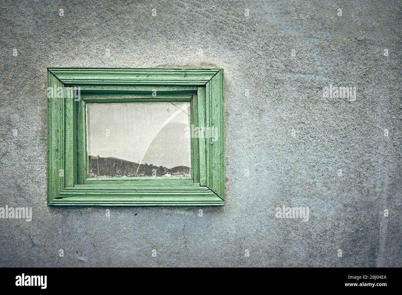 Exterior wall hangs hi-res stock photography and images - Alamy