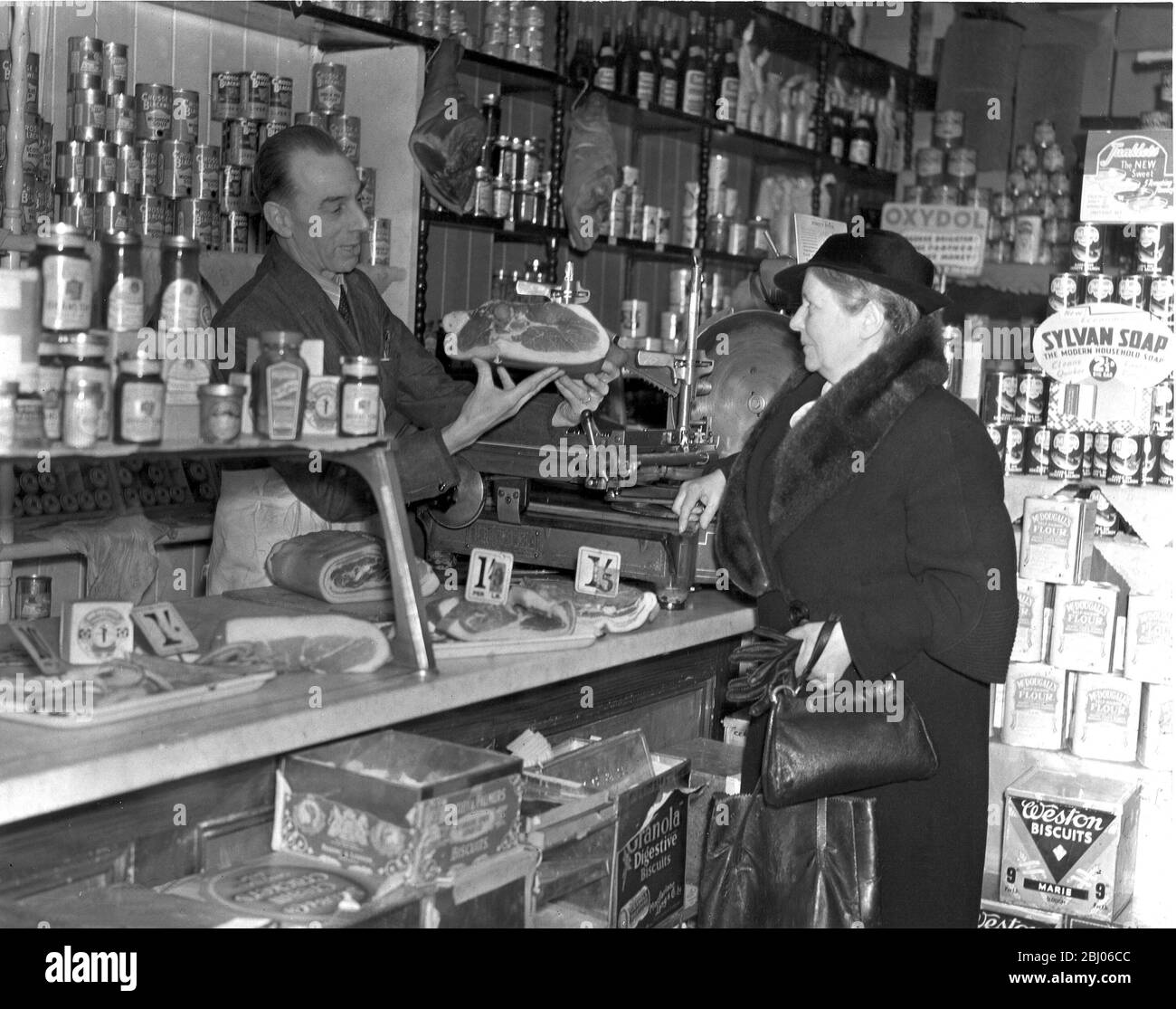 General household goods hi-res stock photography and images - Alamy