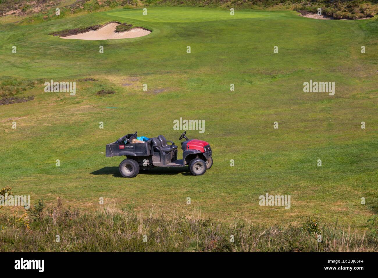 Golf utility vehicles hi-res stock photography and images - Alamy