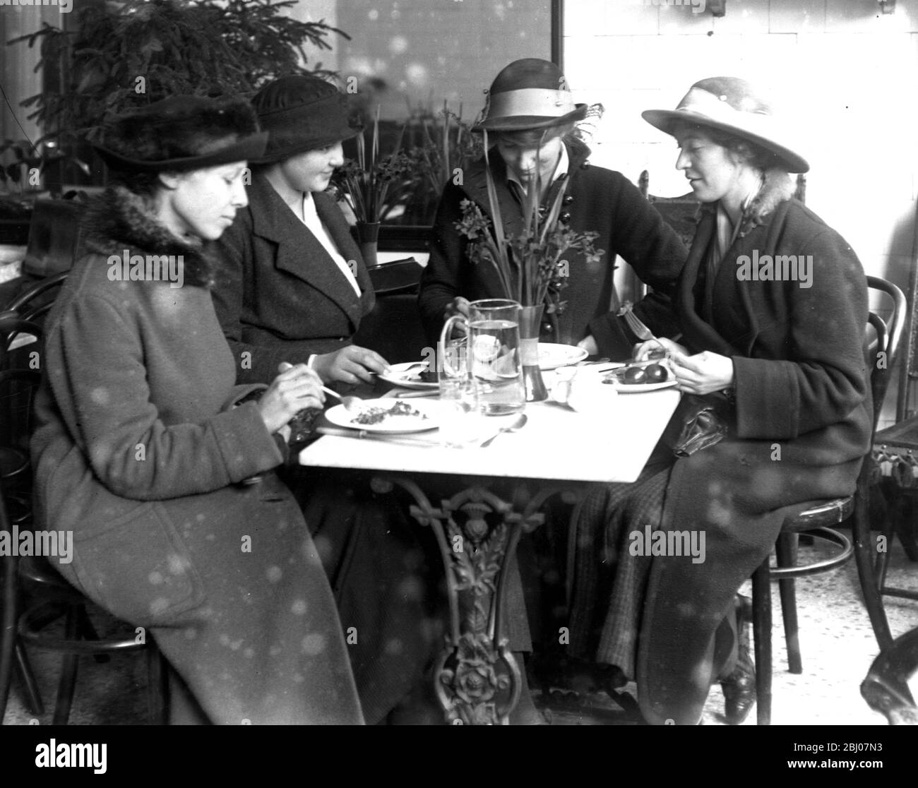 Ymca ww1 Black and White Stock Photos & Images - Alamy