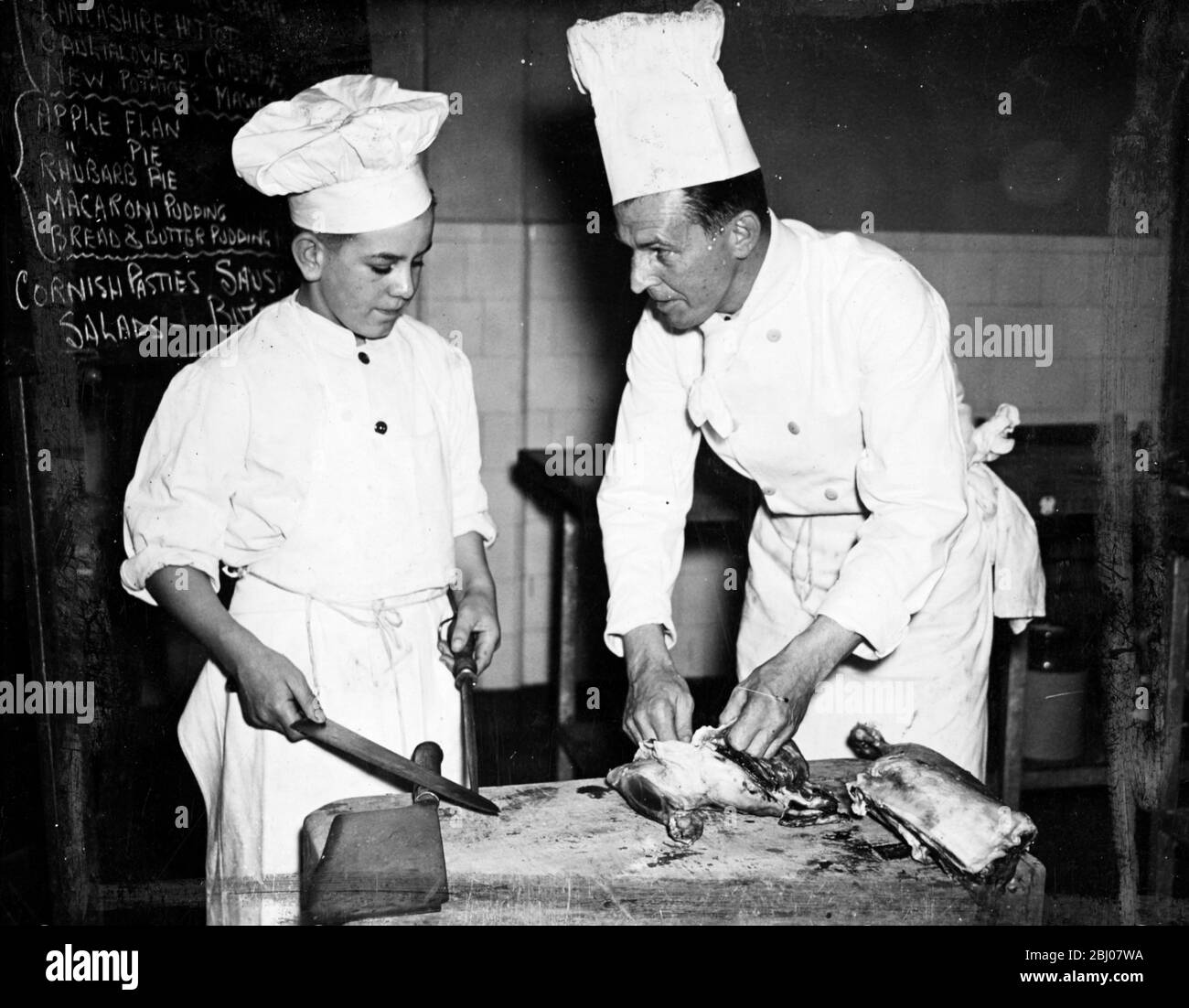 Army catering hi-res stock photography and images - Alamy