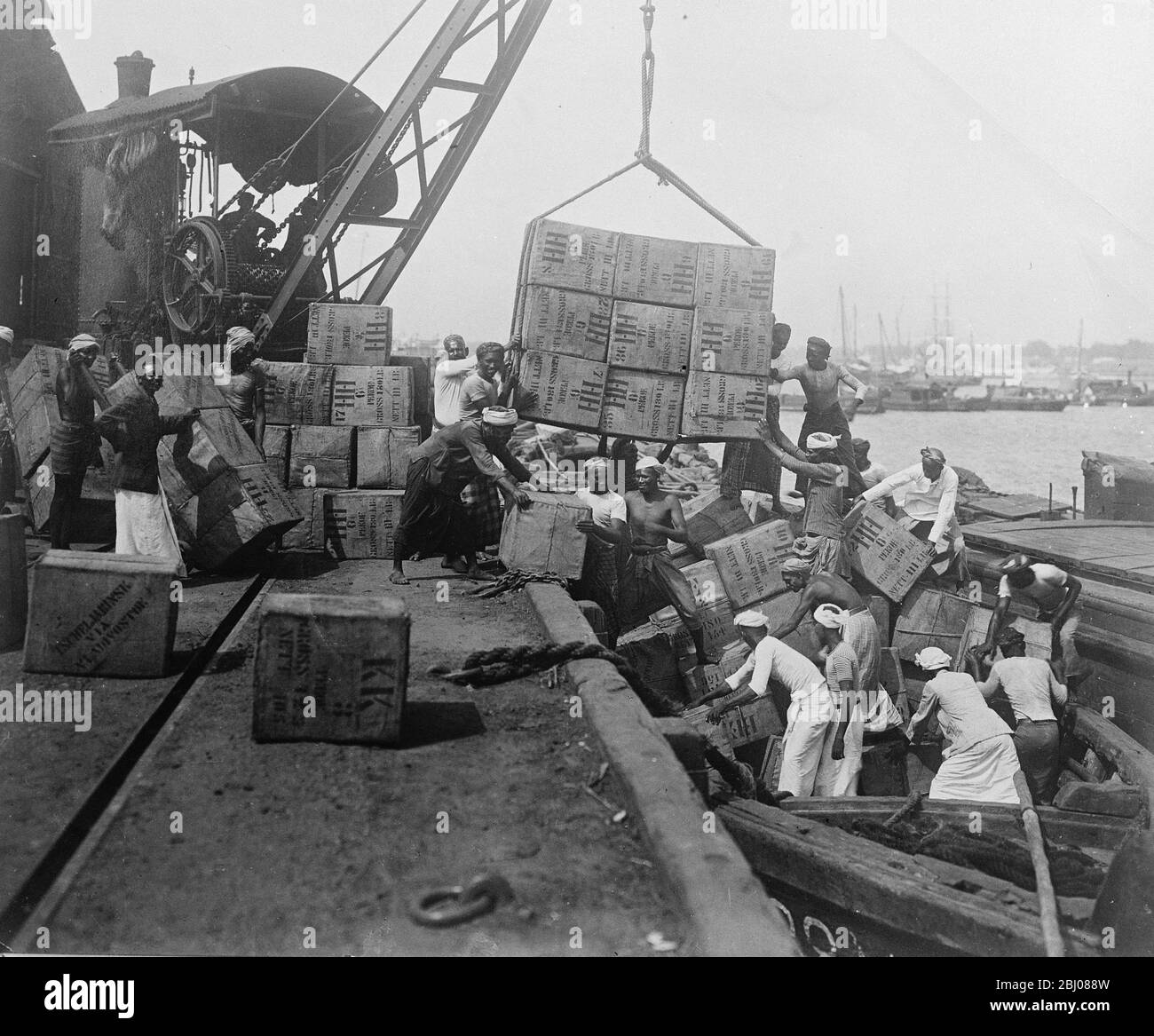 Industry loading Black and White Stock Photos & Images - Alamy