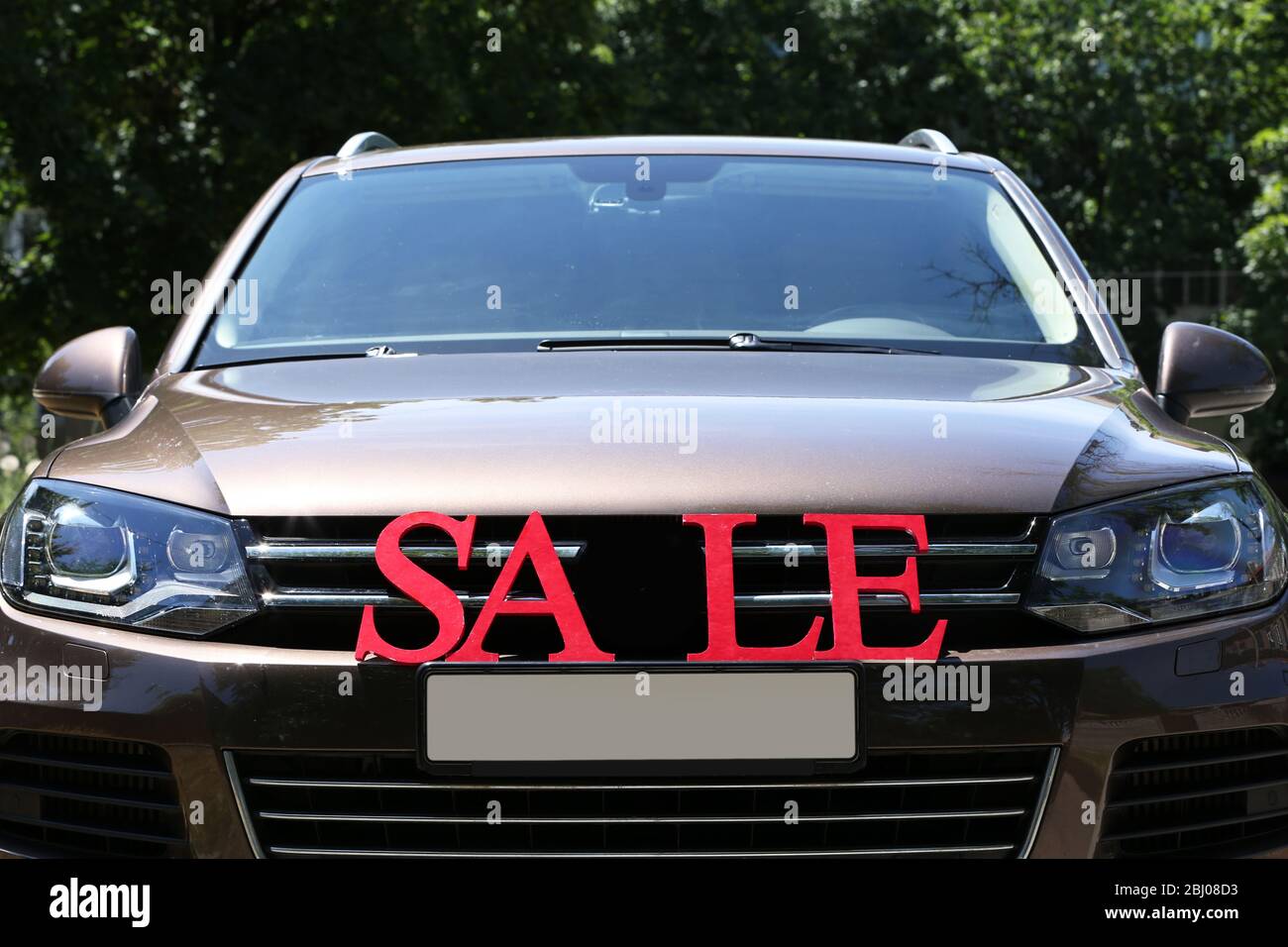For sale sign on windshield of car Stock Photo - Alamy