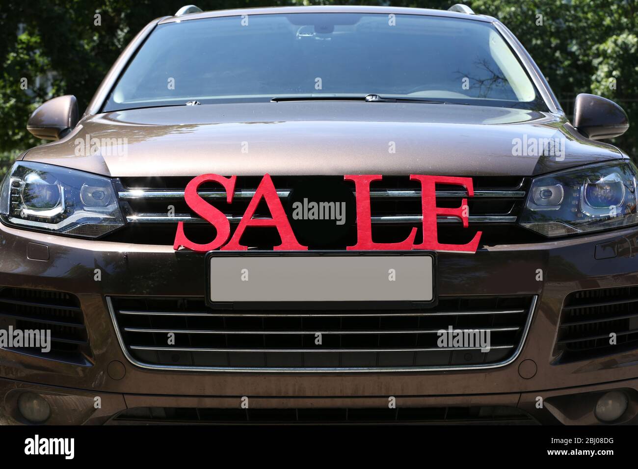 For sale sign on windshield of car Stock Photo - Alamy
