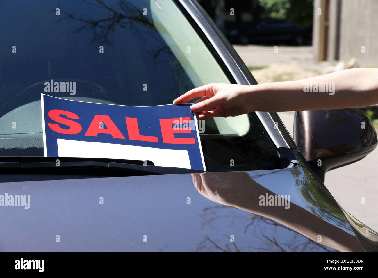 For sale sign on windshield of car Stock Photo - Alamy